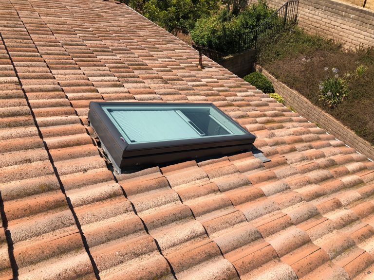 Velux FCM 1446 | Fixed Curb Mount Skylight - Free Shipping